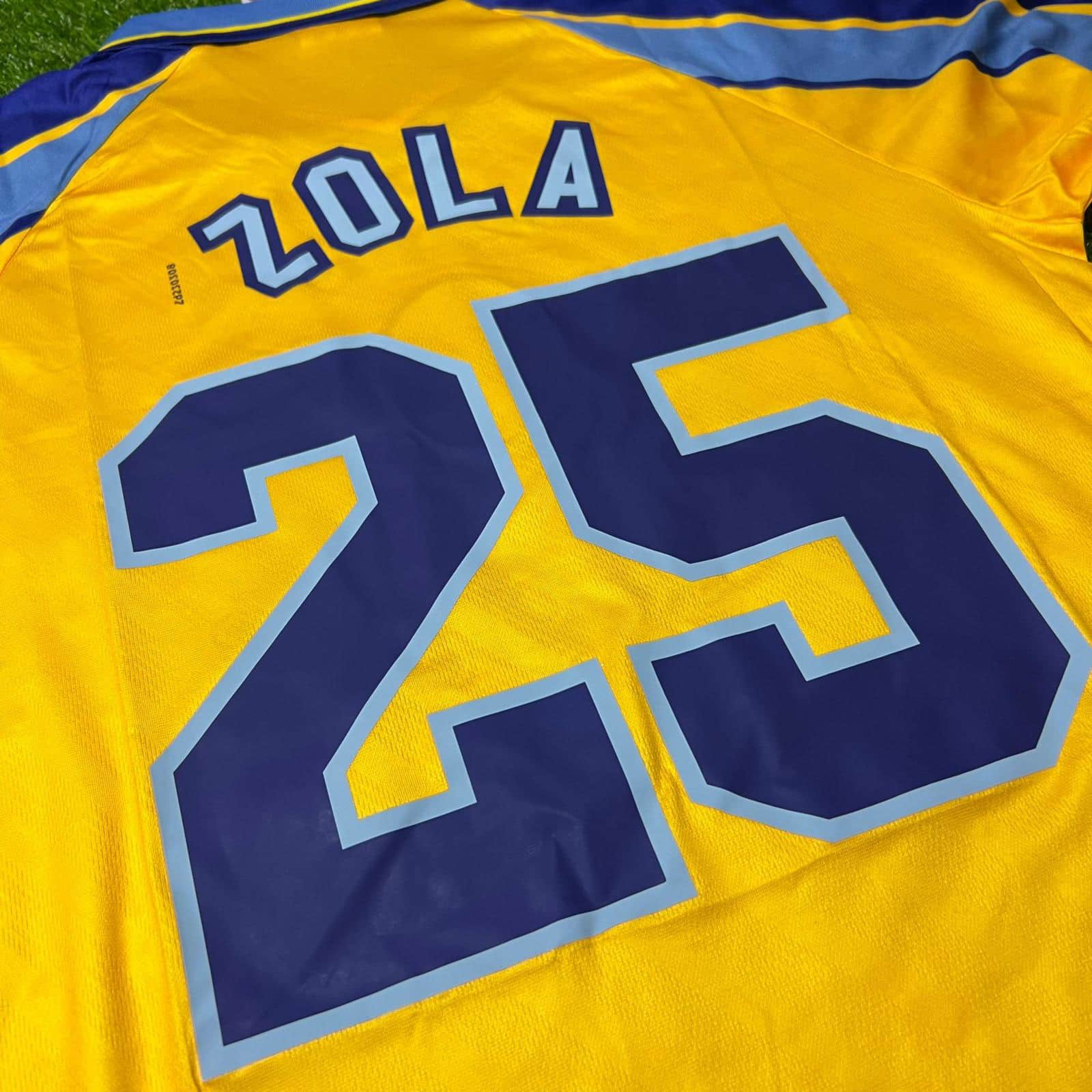 vamos|Chelsea 95/97 Away Zola